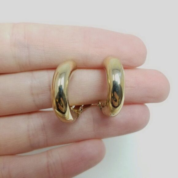 Vintage | Jewelry | Vintage Gold Tone Hoop Shape Clip On Earringshalf ...